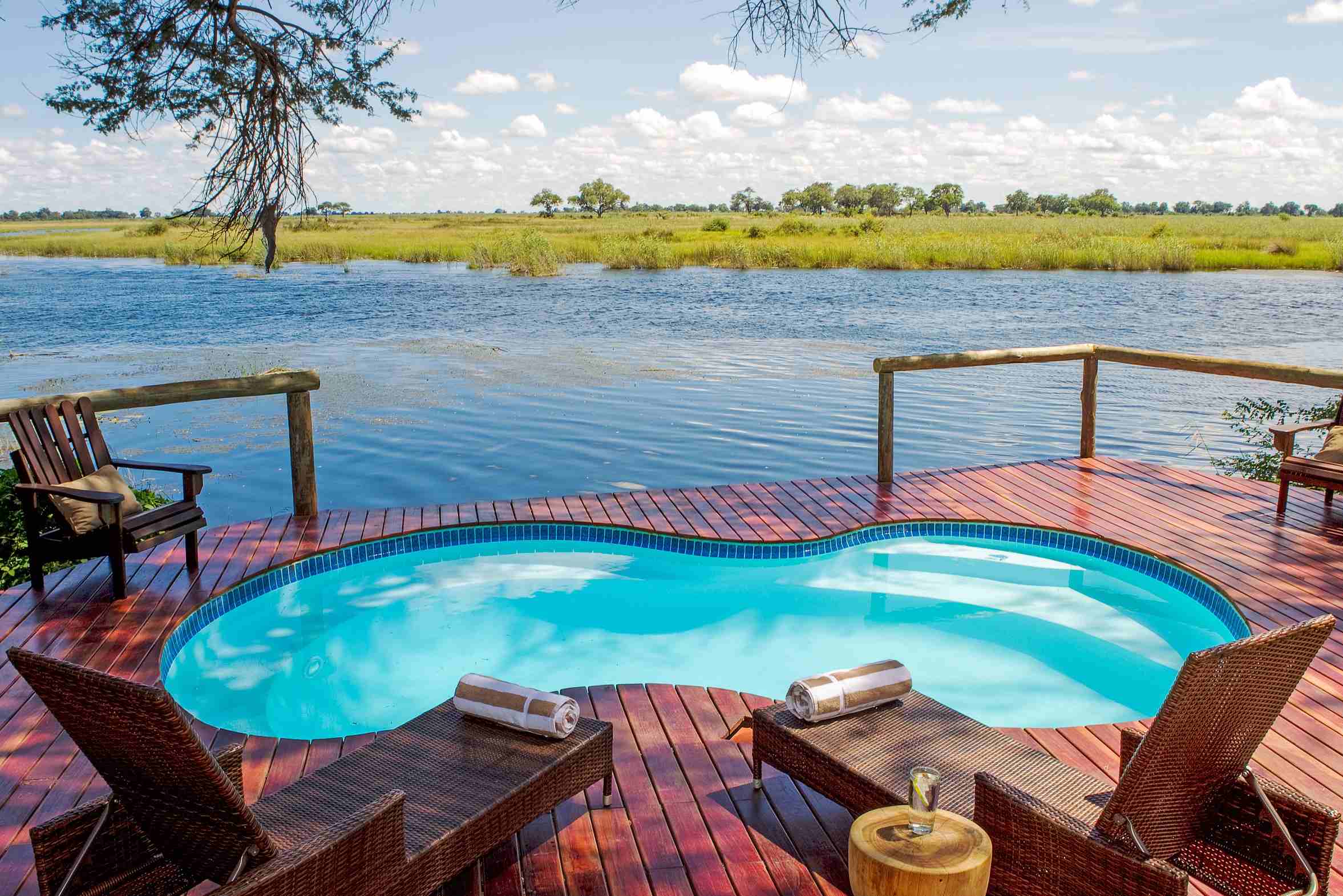 Lagoon Camp – Speke Travel